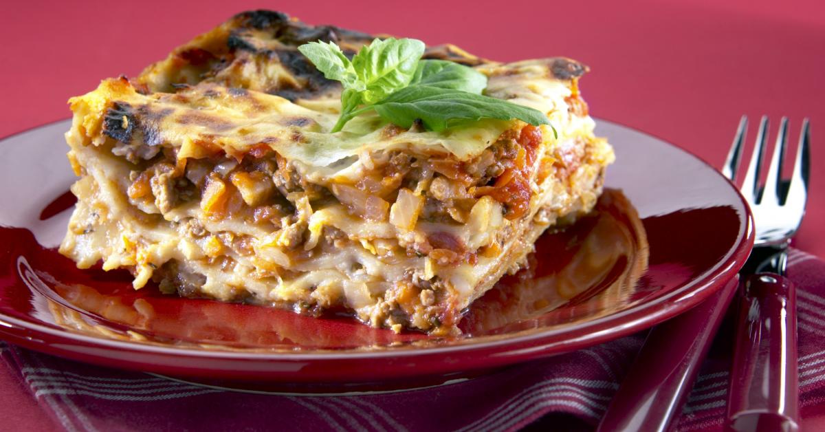 Lasagne - supersuosittu resepti arkeen | Myllyn Paras